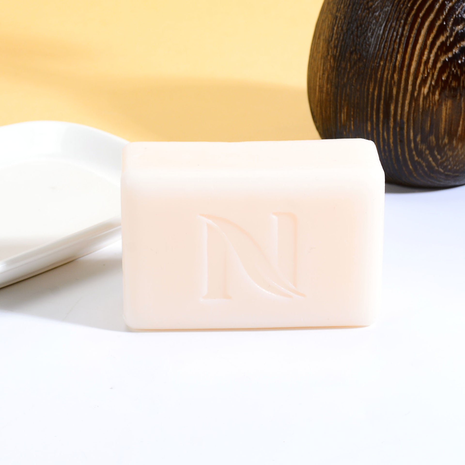 Lighten Skin Bathing Bar Soap -150g – Neutriherbs